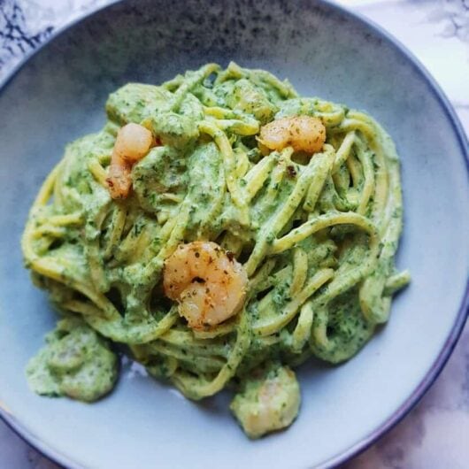 Cremet pasta med rejer og grønt - Sund på budget